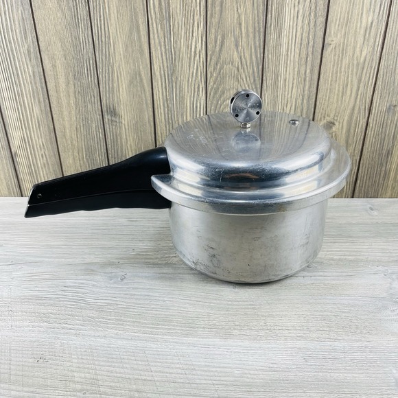 Kitchen | Vintage Mirromatic 394m 4 Qt Pressure Cooker Canner Usa With ...